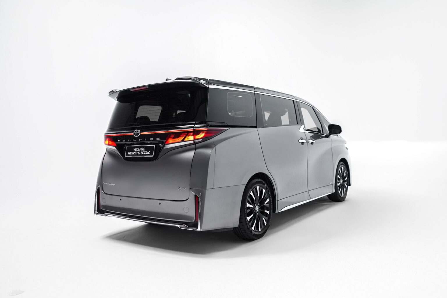 Toyota Vellfire 2.5 HEV Executive Lounge Launched in Malaysia ...